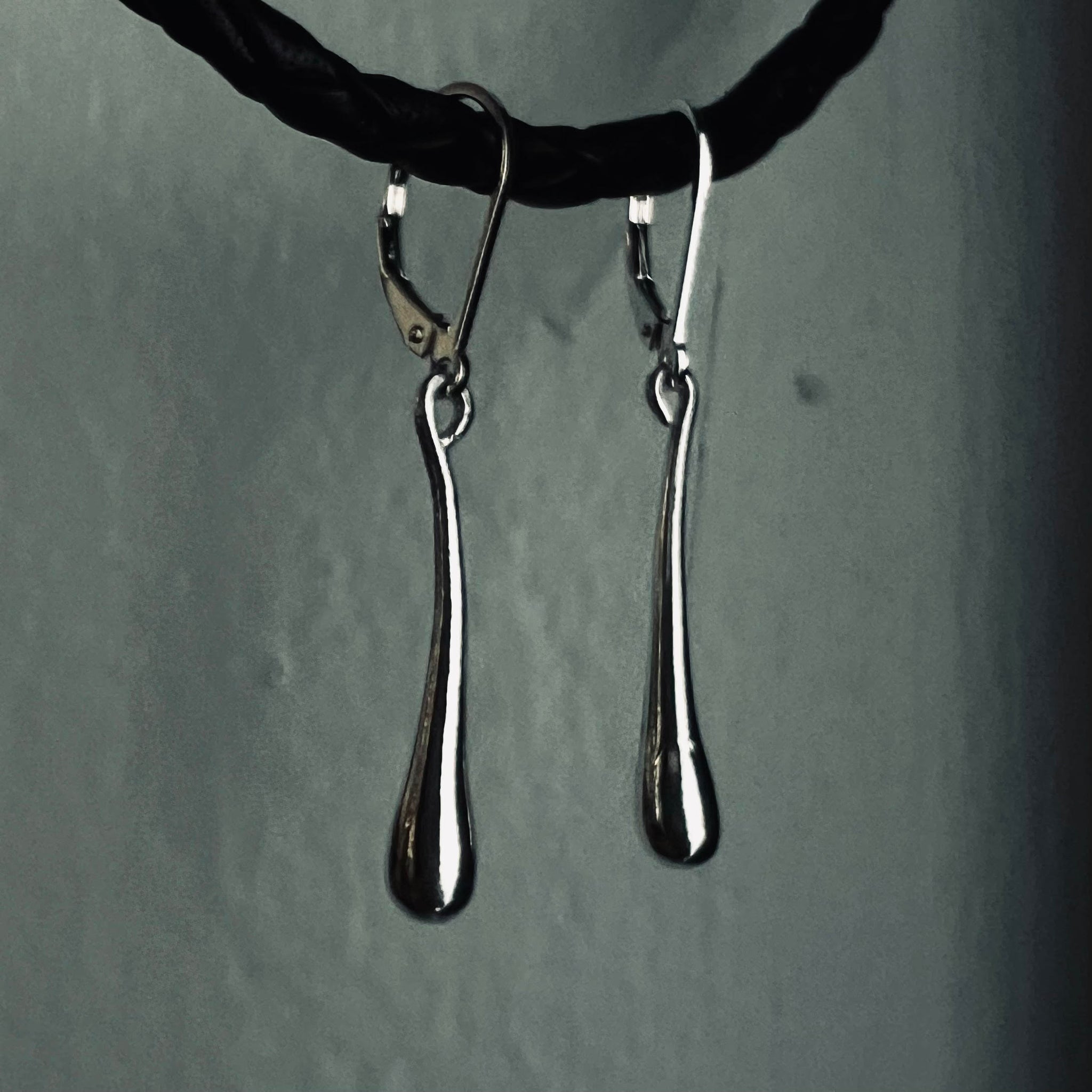 Water drop earrings | Earrings | Scott James Jewelry